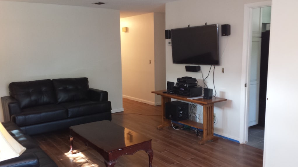 Cozy House Mins From Nas Jax & Orange Park Mall - 橙園