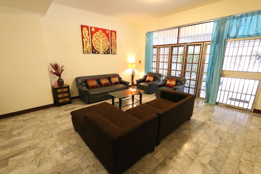 ** Deluxe Amplia Casa De La Ciudad De Chiang Mai Ciudad -Near El Domingo En La Noche Del Mercado!** - Chiang Mai