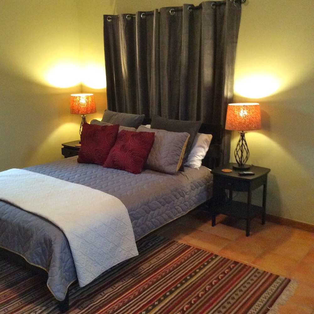 Peaceful Retreat Near Lake Austin And Lake Travis. Fifteen Minutes To Downtown. - Austin, TX