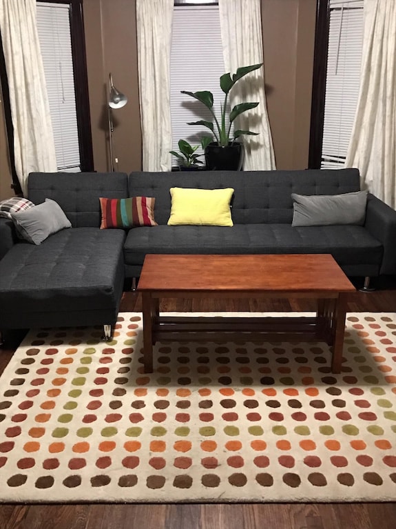 Spacious And Clean 2 Bedroom In Dorchester Neighborhood Of Boston - Boston Logan Airport (BOS)