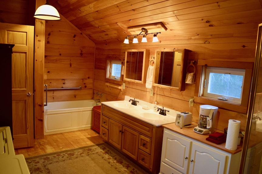 The Morning View Suite At The Country Manor Inn - Tennessee