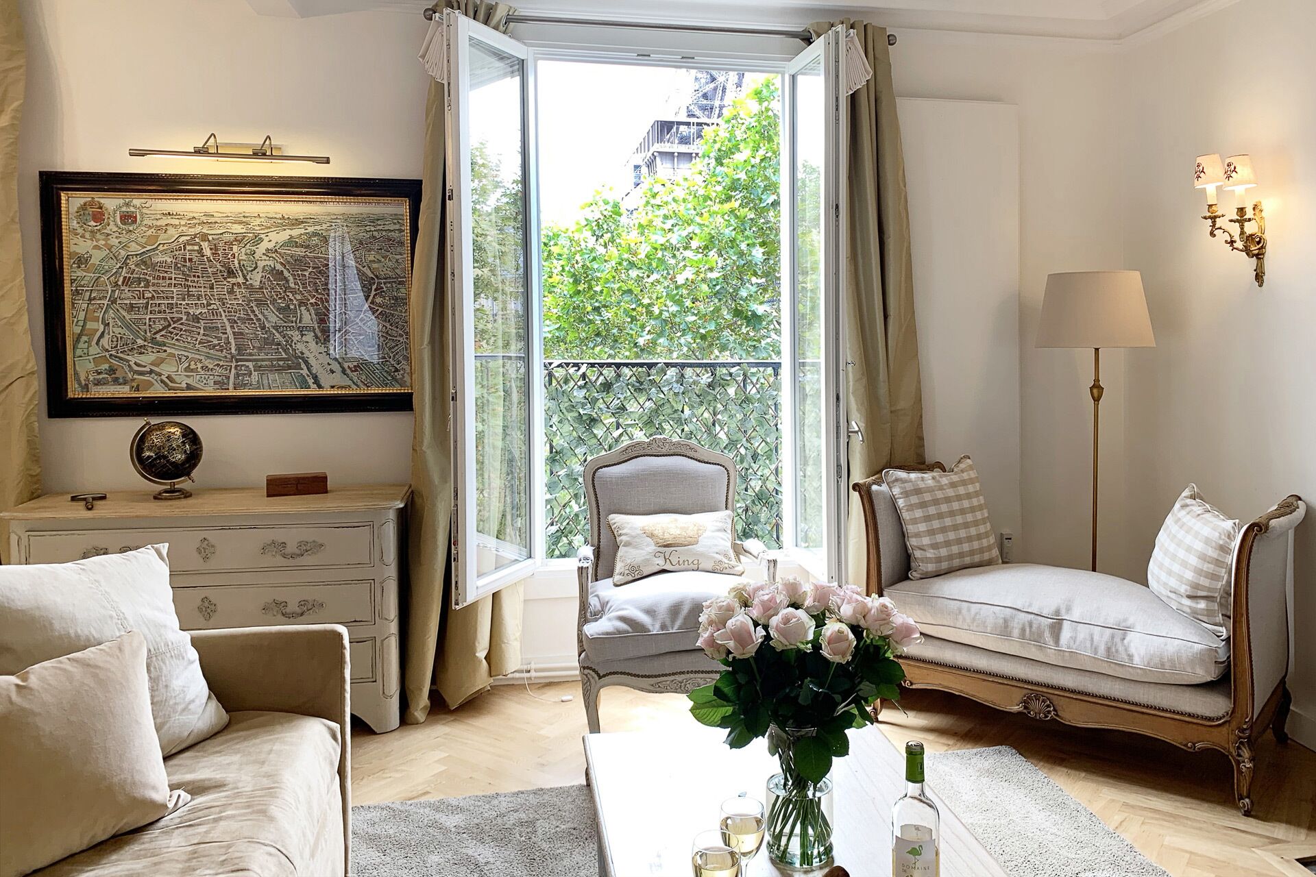 Verkauf! Stilvoll Und Sonnig Mit Atemberaubendem Eiffelblick, Ideal Für Familien - Paris