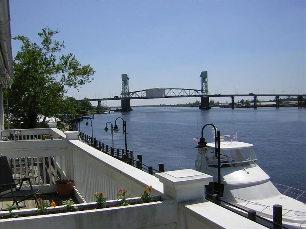 Luxury Condo On The River-million Dollar View! - Wilmington, NC