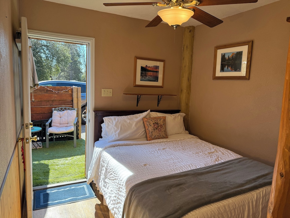 Yosemite Creekside Cottage Oakhurst - Bass Lake Pets Ok - Oakhurst, CA