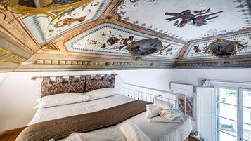 Apartamento, 1 quarto (Via della Pergola 51 - Primavera) | Ferros/tábuas de passar roupa, berços grátis, Wi-Fi de cortesia