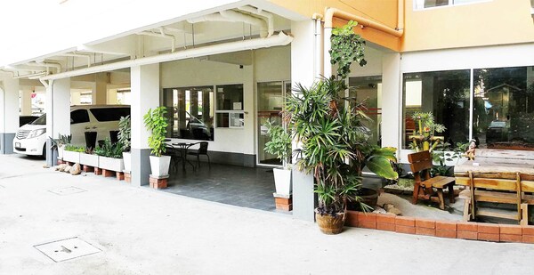 Anchan 2 Apartments And Rooms - Chiang Mai, Thailand