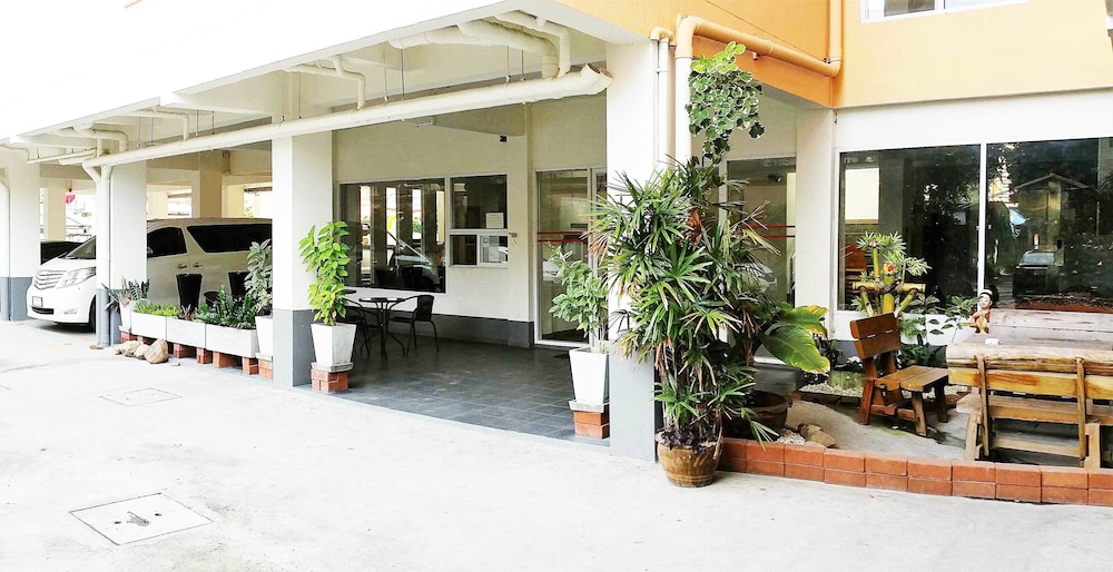 Anchan 2 Apartments And Rooms - Chiang Mai
