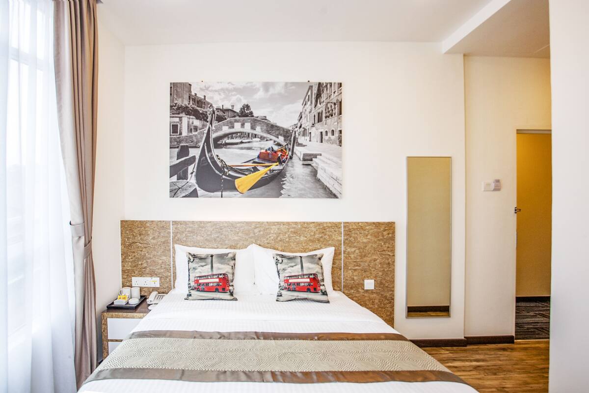 Quarto Superior, 1 cama queen-size | Roupa de alta qualidade, ferro/tábua de engomar, Wi-fi grátis 