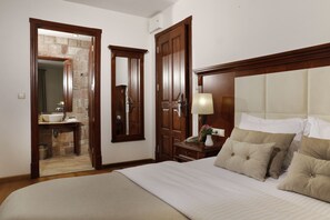 Quarto Duplo ou Twin Standard | Roupa de alta qualidade, minibar, cofre no quarto 