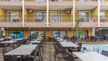 Pequeno-almoço tipo buffet diário incluído