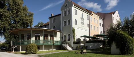 Fachada da propriedade