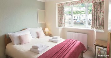 Minibar, cofre no quarto, cortinas/cortinados opacos 