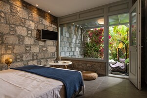 Apartamento família | Roupas de cama premium, cofres nos quartos, escrivaninha