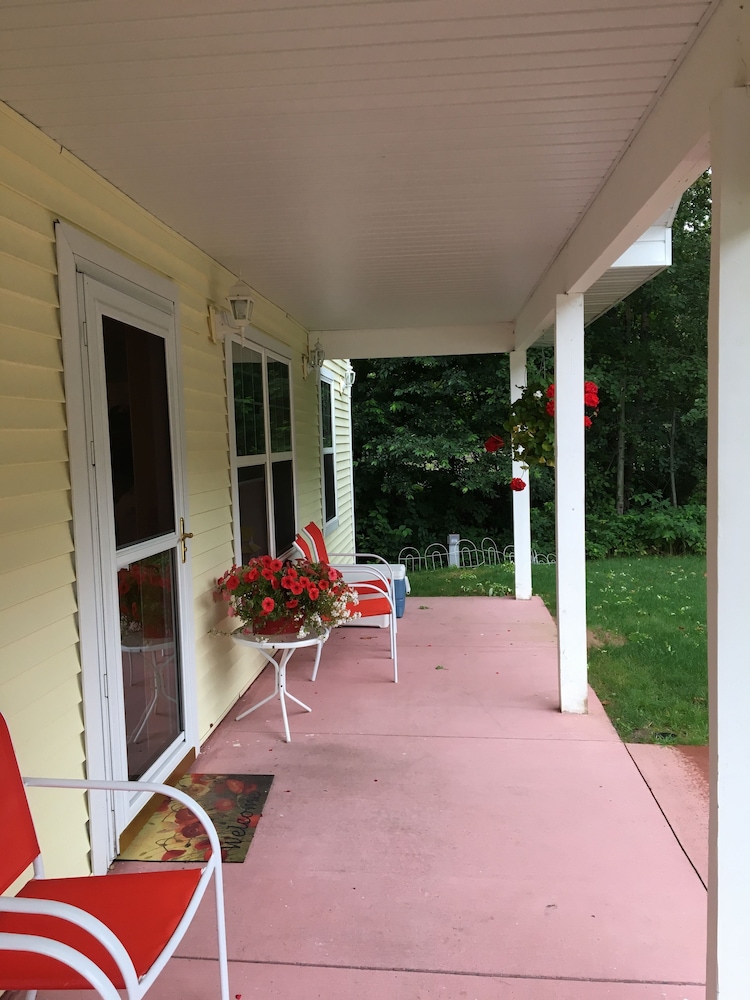 The Beach Inn Motel - Munising, MI