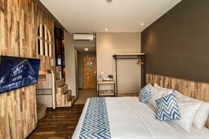 Quarto (Happy Day) | Escrivaninha, cortinas blackout, quartos à prova de som