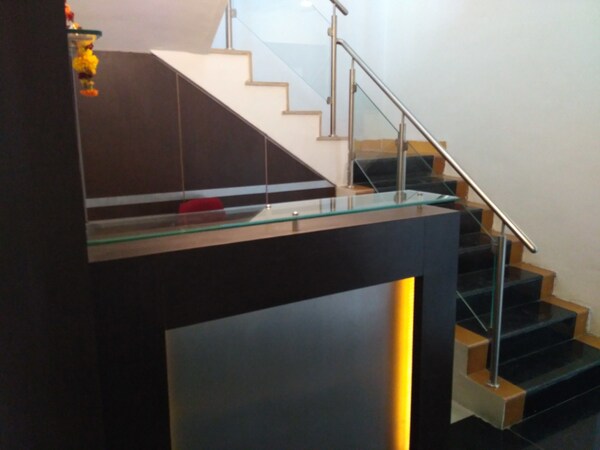 Hotel Everest Inn - Pune