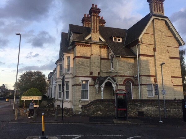 Ashley Hotel - Cambridge