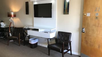 Quarto casal | Escrivaninha, ferros/tábuas de passar roupa, Wi-Fi de cortesia
