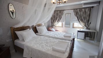 Quarto duplo standard, 2 camas de solteiro | Vista do quarto