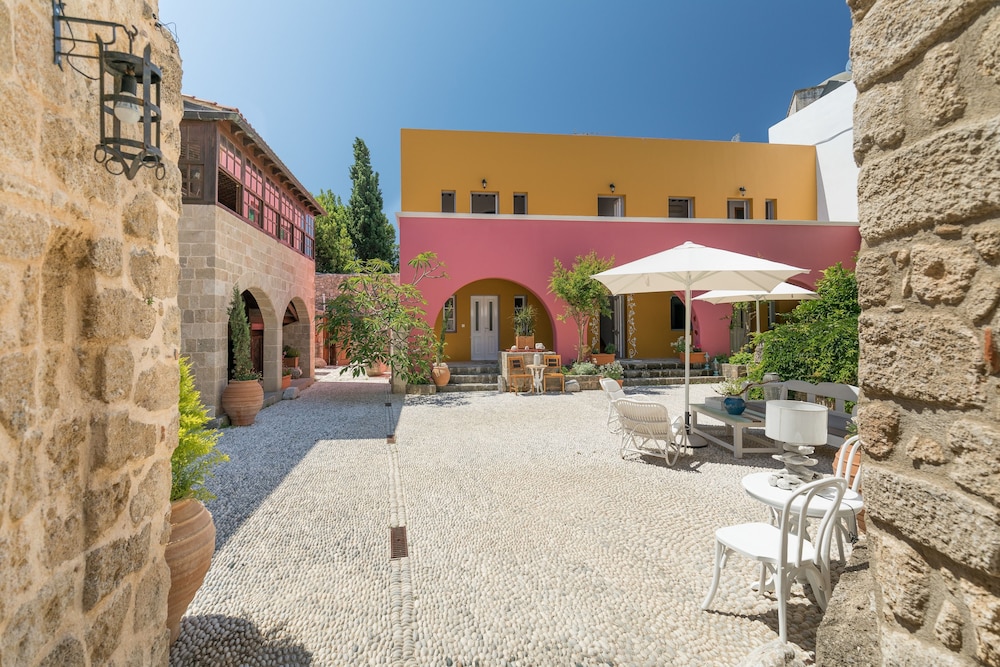 Saint Artemios Hotel And Oriental Suites - Rodi