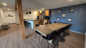 Suite Deluxe, 2 quartos | Refeições no quarto