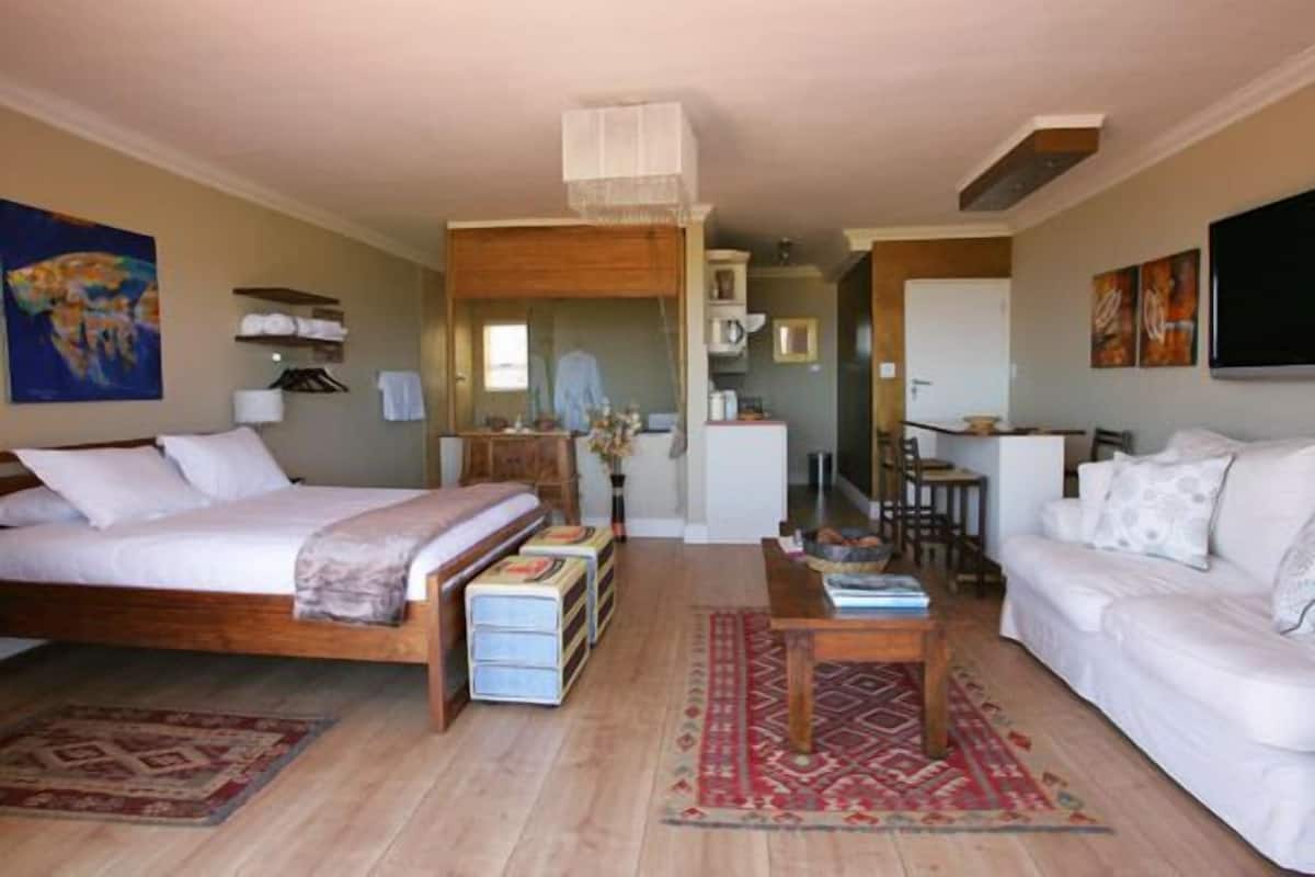 Suite Deluxe, 1 quarto, vista para o mar | 1 quarto, minibar, cofre no quarto, com decoração personalizada