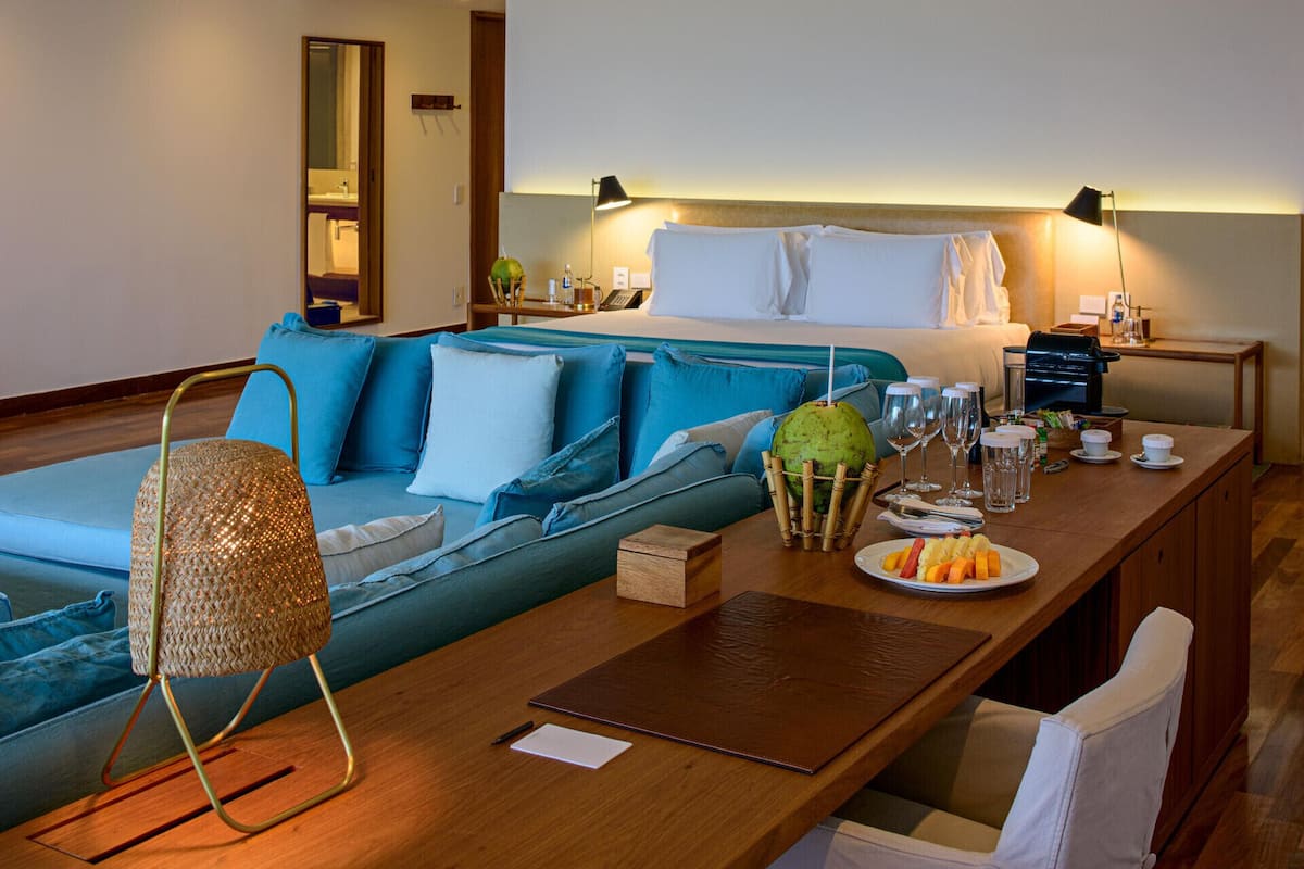 Cofres nos quartos, Wi-Fi de cortesia, roupa de cama
