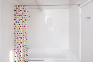 Quarto Económico, 1 quarto, casa de banho privativa | Casa de banho | Artigos de higiene pessoal grátis