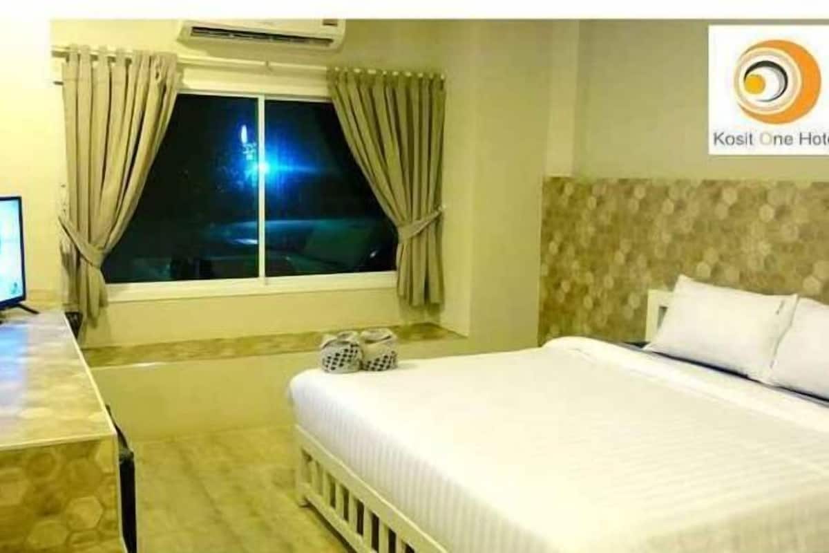 Escrivaninha, cortinas blackout, Wi-Fi de cortesia
