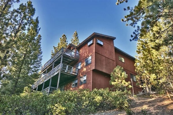 New Listing - 6br Huge House W\/ Private Hot Tub, Game Room & Views!! - Lake Tahoe