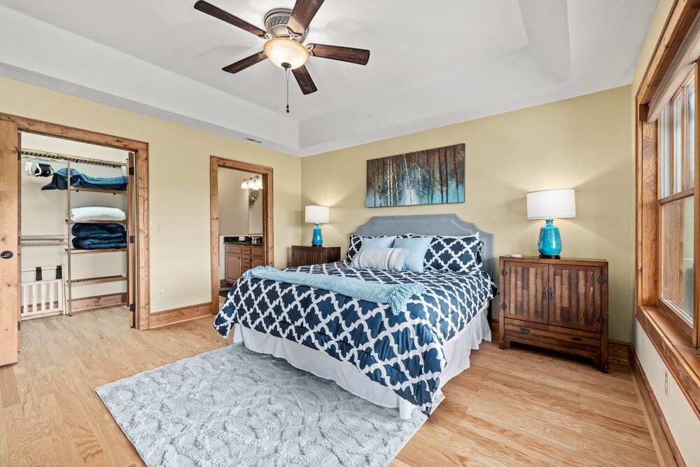 Excellent Location, Panoramic Views And Luxury Amenities 1a - Banner Elk, NC