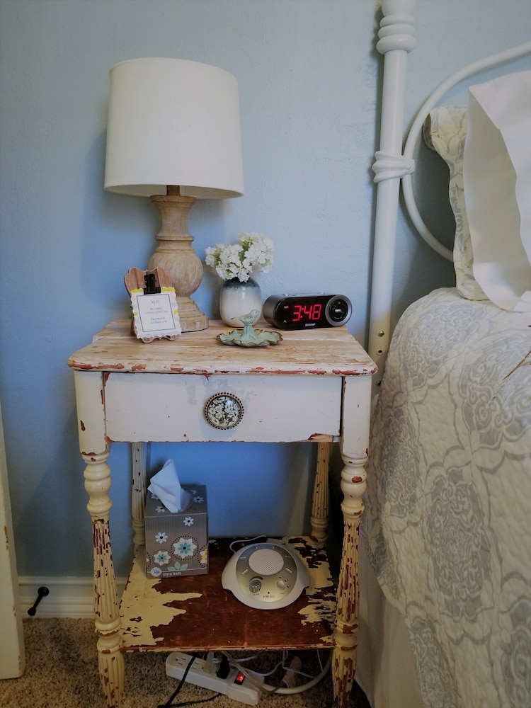 Freshly Renovated 1911 Historic Cottage- 60 Minutes To Grand Canyon - Williams, AZ