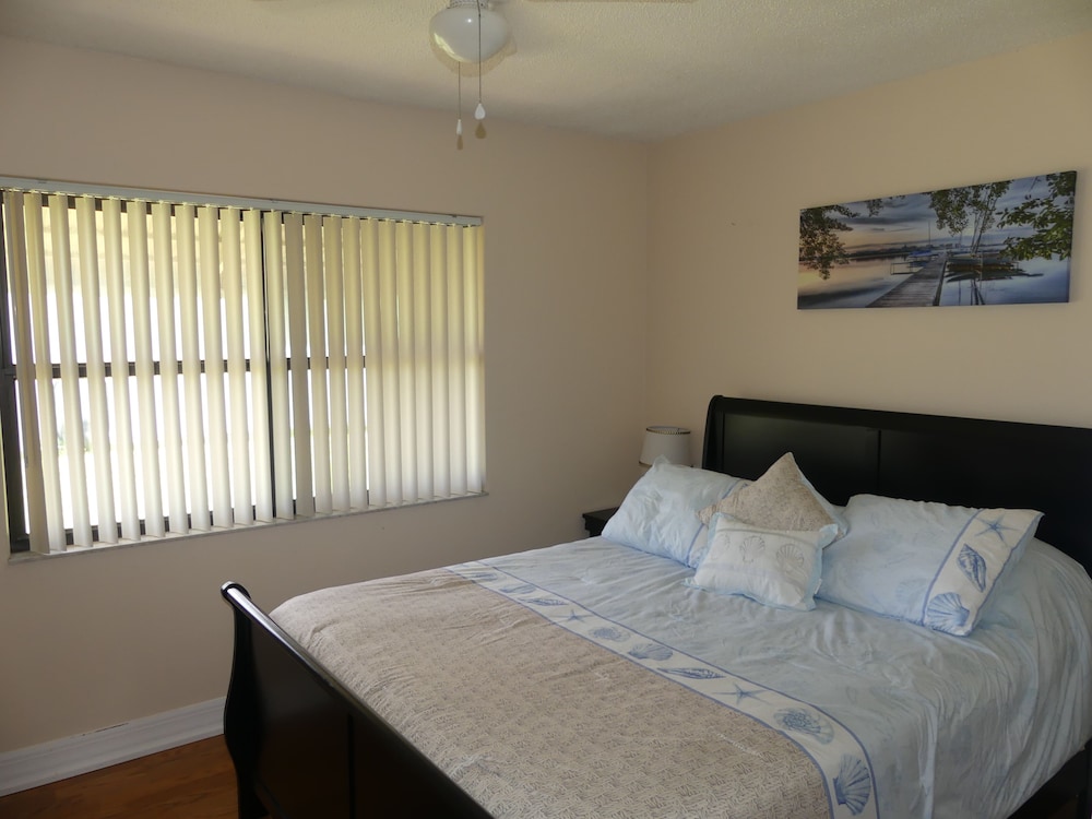 Golf Course Home With Heated Pool Close To Beach, Restaurants,stores,bike Trails - Palm Coast, FL