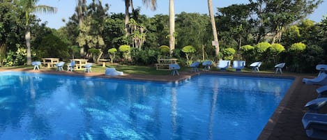 Piscina exterior sazonal