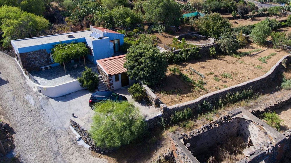 Casa Rural Ubicada En Un Entorno Natural En El Hierro - El Hierro