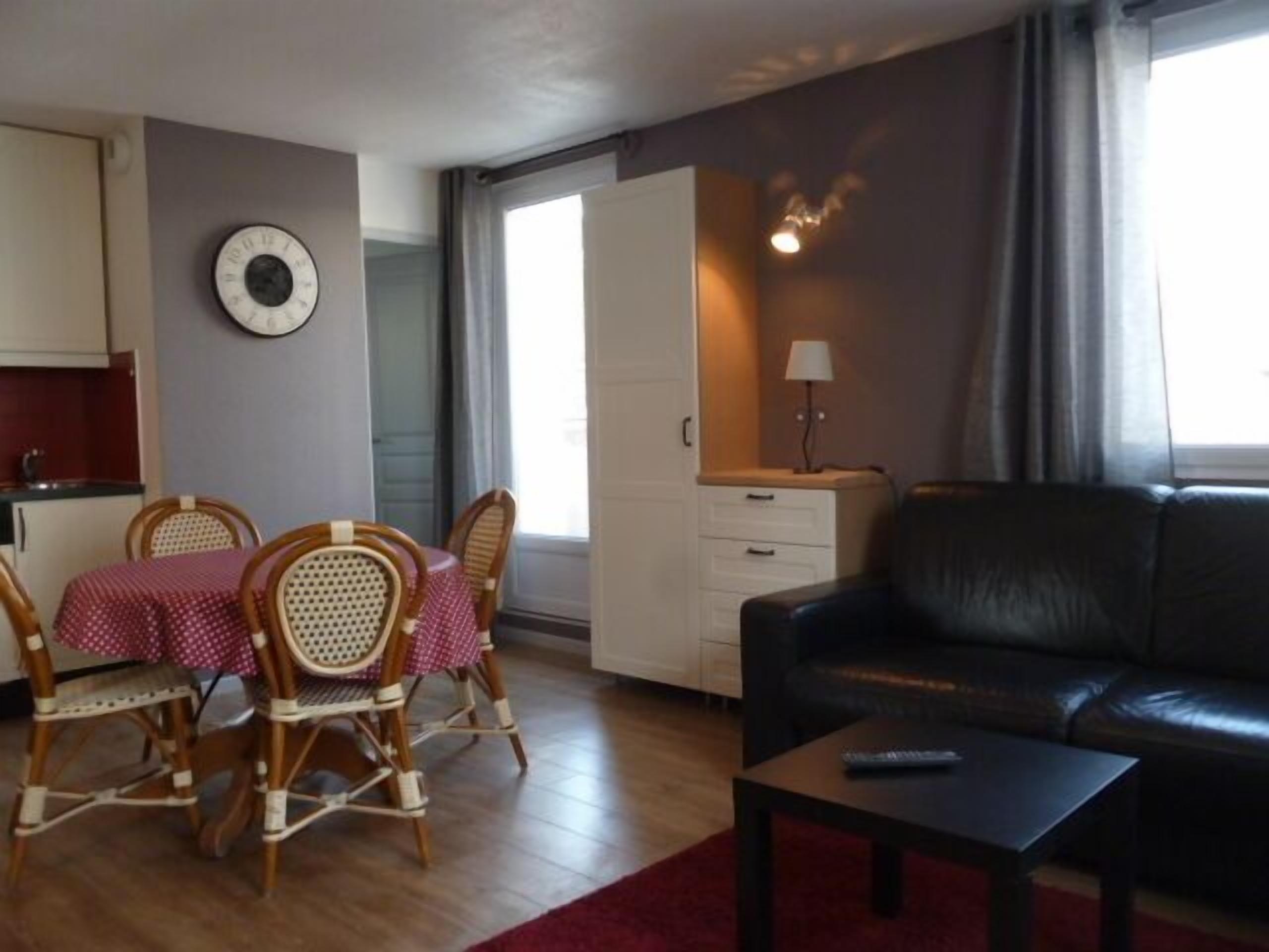 Appartement  En Face Des Thermes Avec Balcon Et Parking Privé - Lac Léman