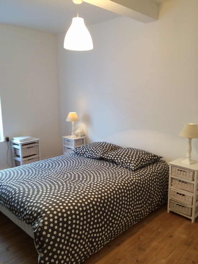 Entre Maison De Ville Et Appartement Le Duplex Est En Plein Coeur De Honfleur - Beuzeville