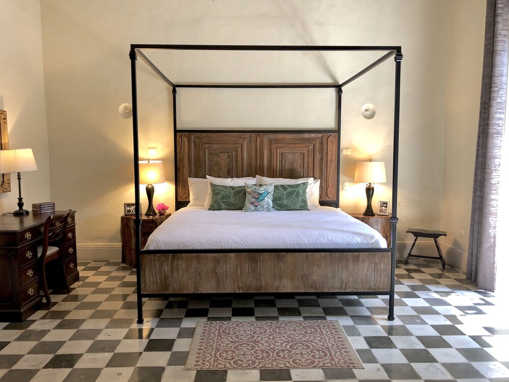 ★Hacienda Style★ Friends & Family Oriented ♥Pool♥ Bbq, Netflix, Free Parking, Ac - Yucatán