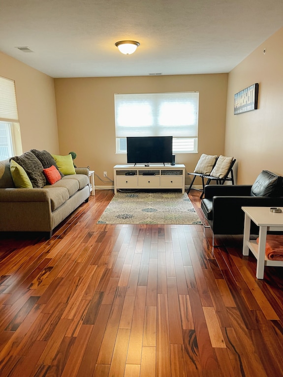 Downtown Traverse City Condo. Great Location. New King Bed - Michigan