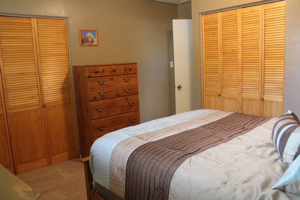 Near Everything. Surrounded By Parks, And Trails. Sleeps 6. Basecamp For Montana - Bozeman, MT