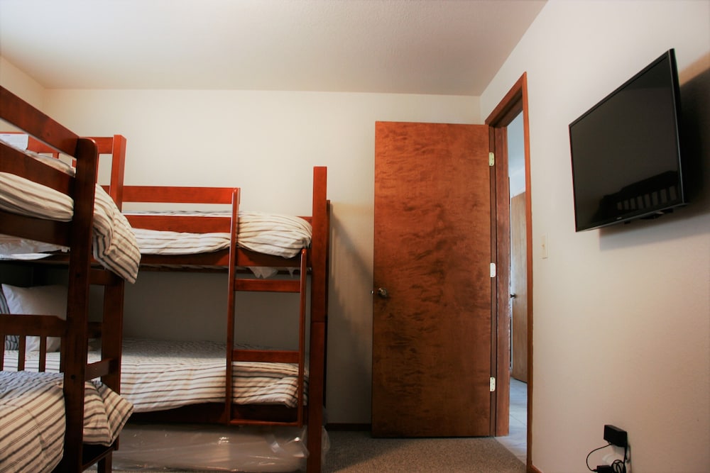 Great Location! Steps From Fort Rock Park, Walk To Sharc -Passes Included - Sunriver, OR