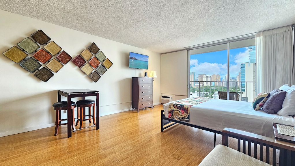 Great Remodel Of Marine Surf Studio W/ Lanai, Queen Bed +Kitchen #1708 - Kawaikui Beach, HI