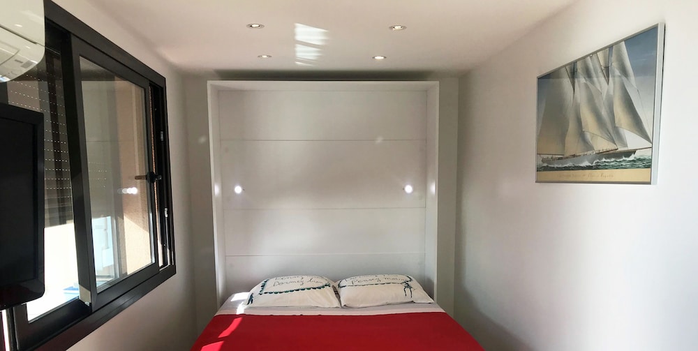 Porticcio: T2 De 45m2, Terrasse, Plage à Pied, Grand Lit En 180 Cm, Wifi (Fibre) - Corse-du-Sud