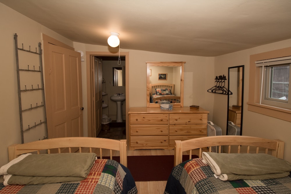 Perfect For Couples, Friends, & Small Families. License #3051 - Estes Park