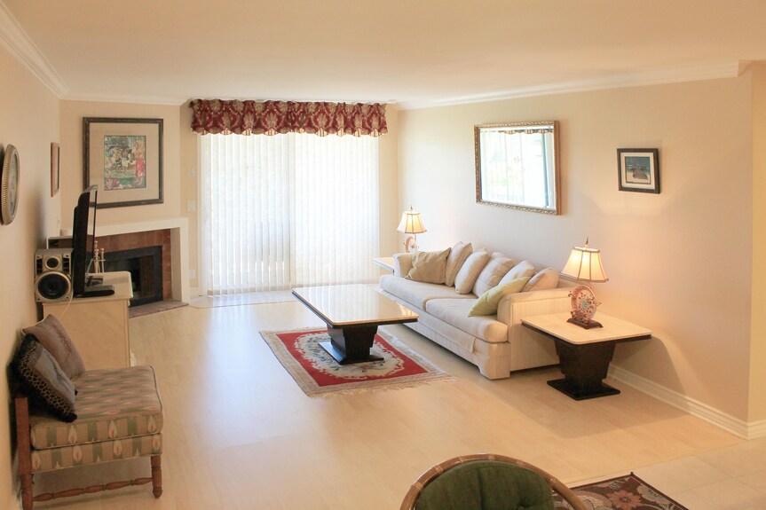 Asequible, Beautiful Condo En Urbanización Cerrada, Complejo Frente A La Playa Familiar - Oceanside, CA