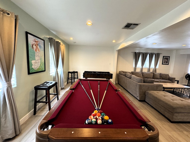 2250 Sqft Spacious 4bd/3bth House, 20 Mins Walk To Disneyland, Fireworks View!! - Anaheim