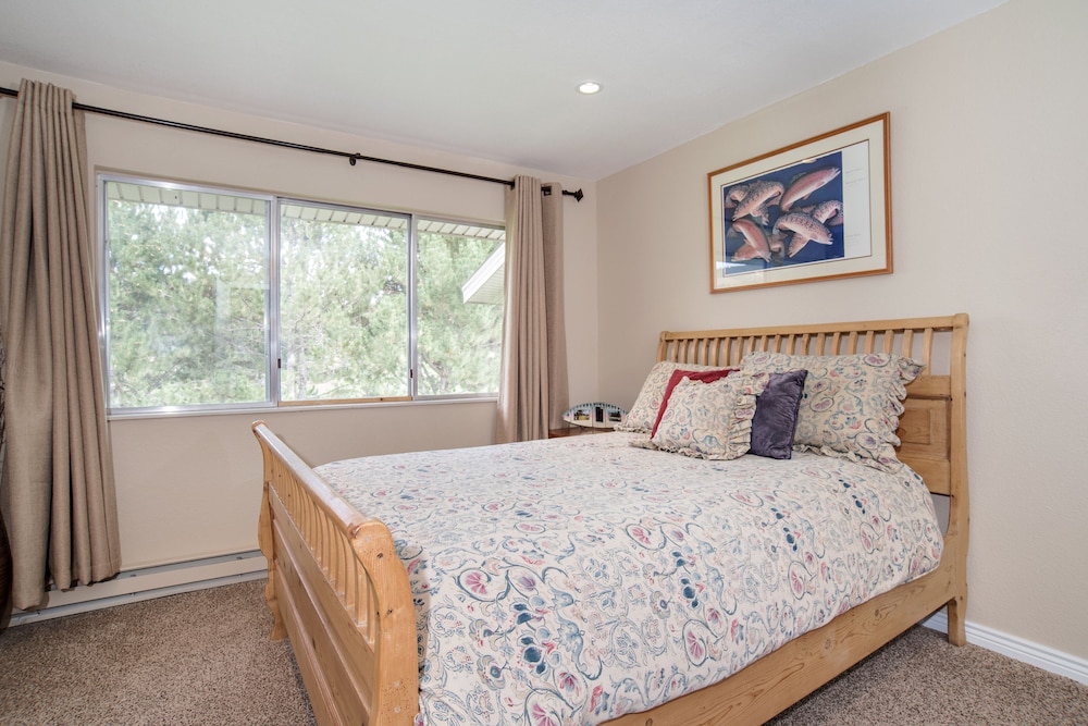 Mtn Condo With 1 Fishing Badge, Patio & Bbq Grill, 25 Mi. To Aspen & Skiing! - Carbondale, CO