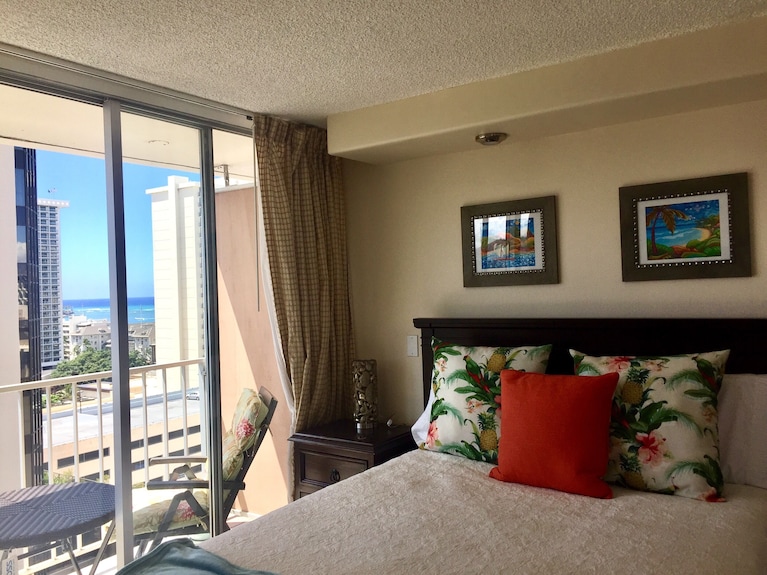 Ocean View In Waikiki, Free Parking. Hawaiian Dream Vacation, Free Wifi & Ac. - Honolulu, HI
