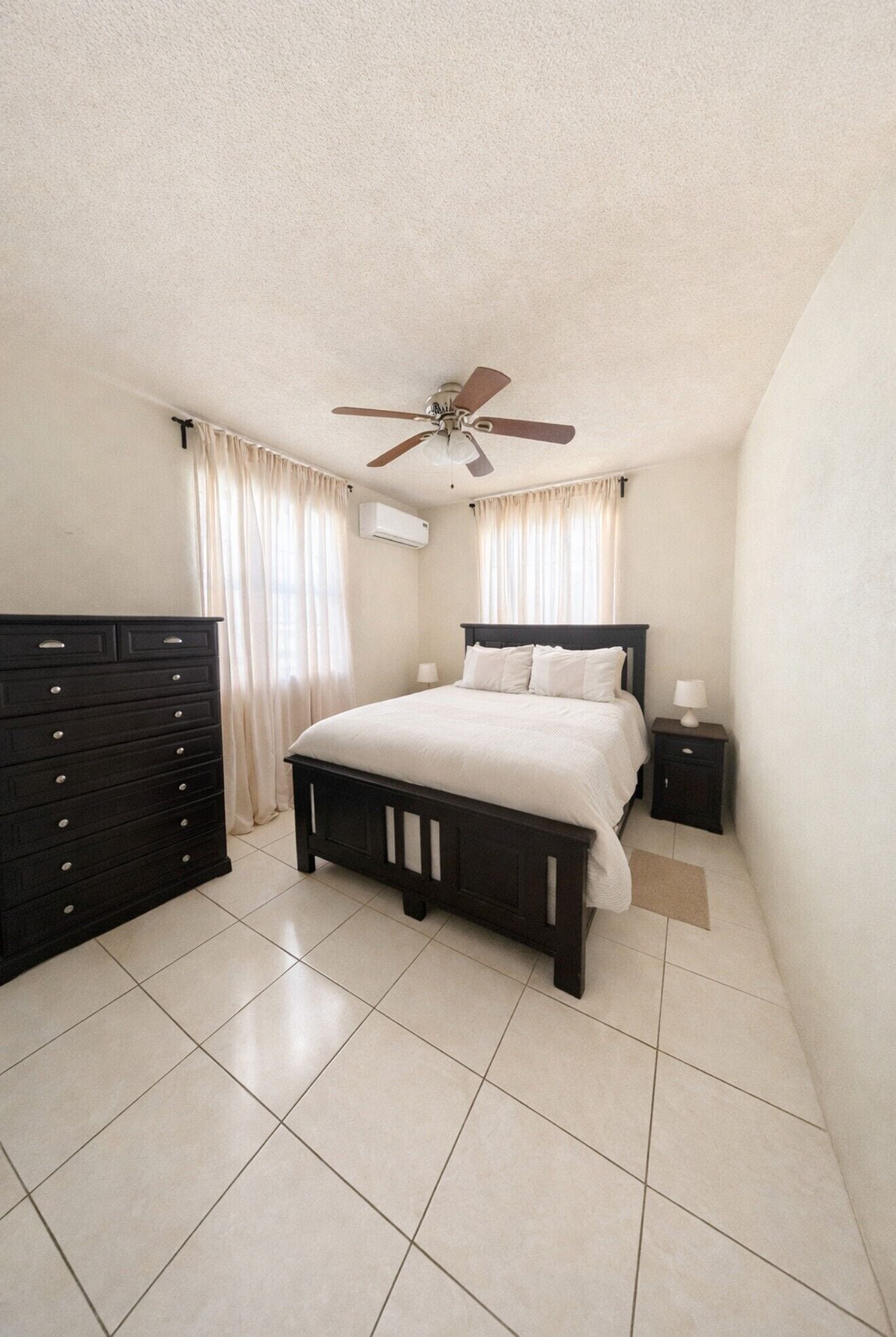 Lugar 2brm Condo Del Pene. 2 Minutos A Pie De La Playa - Bridgetown