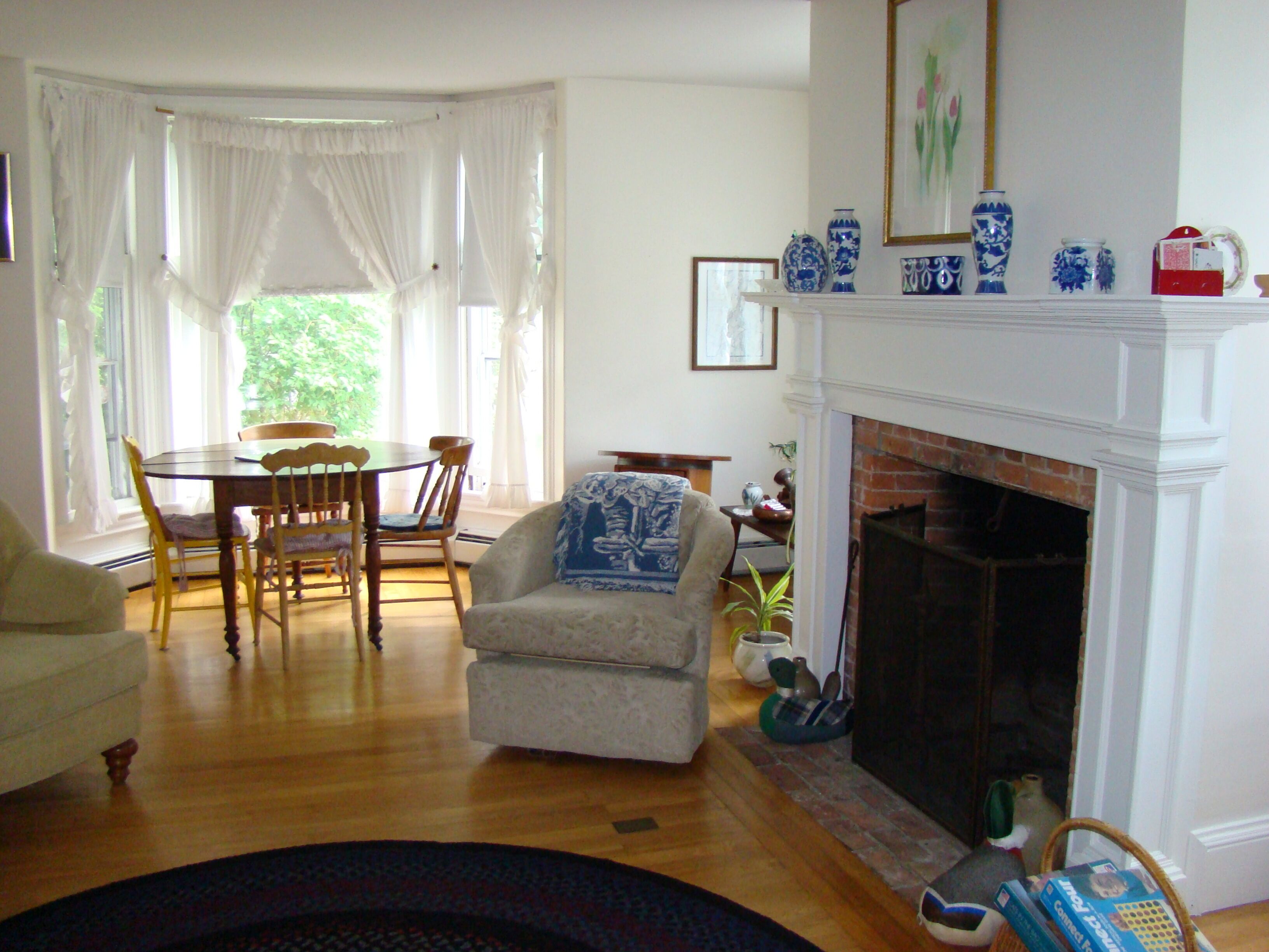 Enjoy The Spring With Family And Friends Eating Lobster Dinners And Oysters - Damariscotta, ME